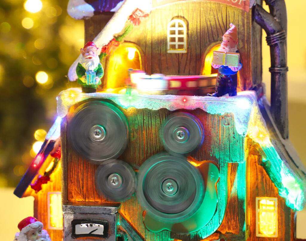 Christmas Concepts® 30cm Animated Christmas Elf Workshop with Multi ...